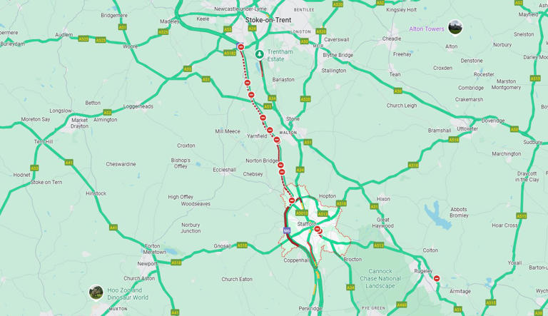 Major motorway closed after serious lorry crash