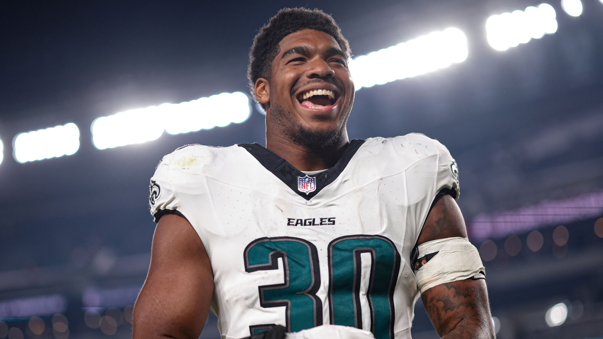 Jihaad Campbell takes a moment to soak in 1st NFL action