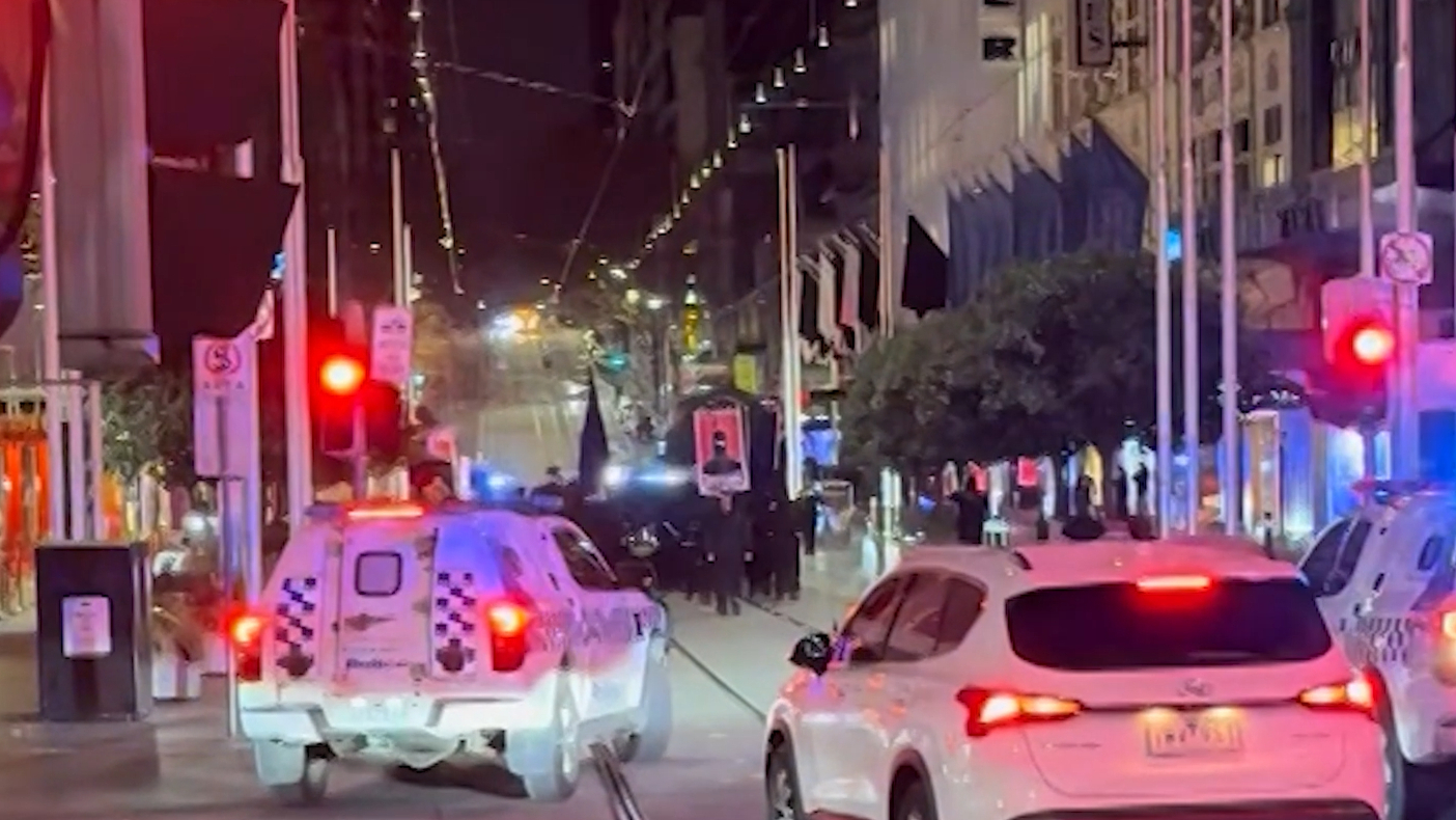 Community leaders call for change after neo-Nazis march through Melbourne