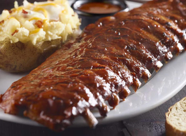 6 Chain Restaurants Where the Ribs Taste Like Luxury