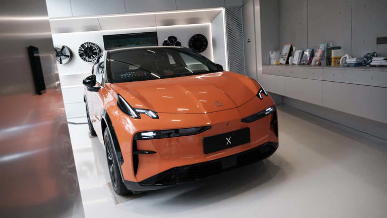 Zeekr confirma atualização para 001 e X com chip de última geração