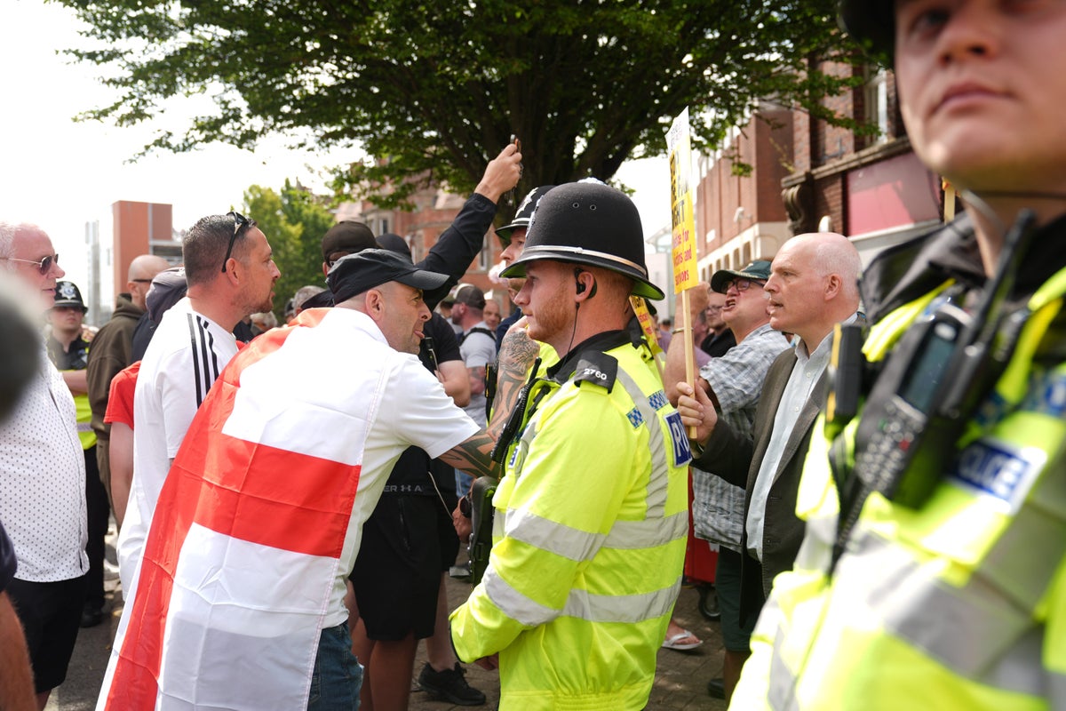 Hundreds join anti-immigration demonstration in Nuneaton
