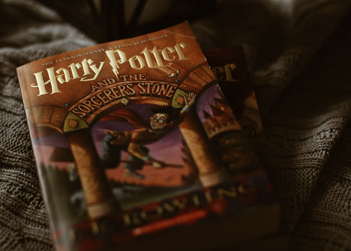 21 Weird And Disturbing Rules Parents Had Their Children Follow