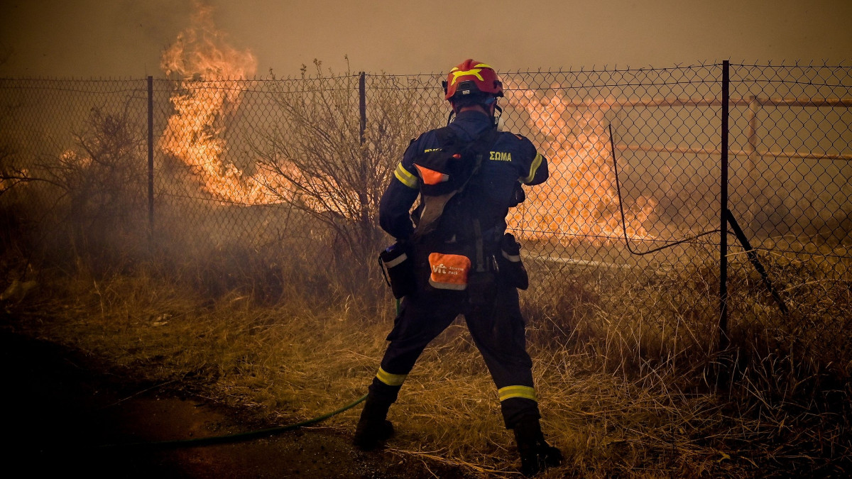 Σε Ελλάδα και Ισπανία η πιο επιβαρυμένη ατμόσφαιρα της Ε.Ε. - Ο ρόλος ...
