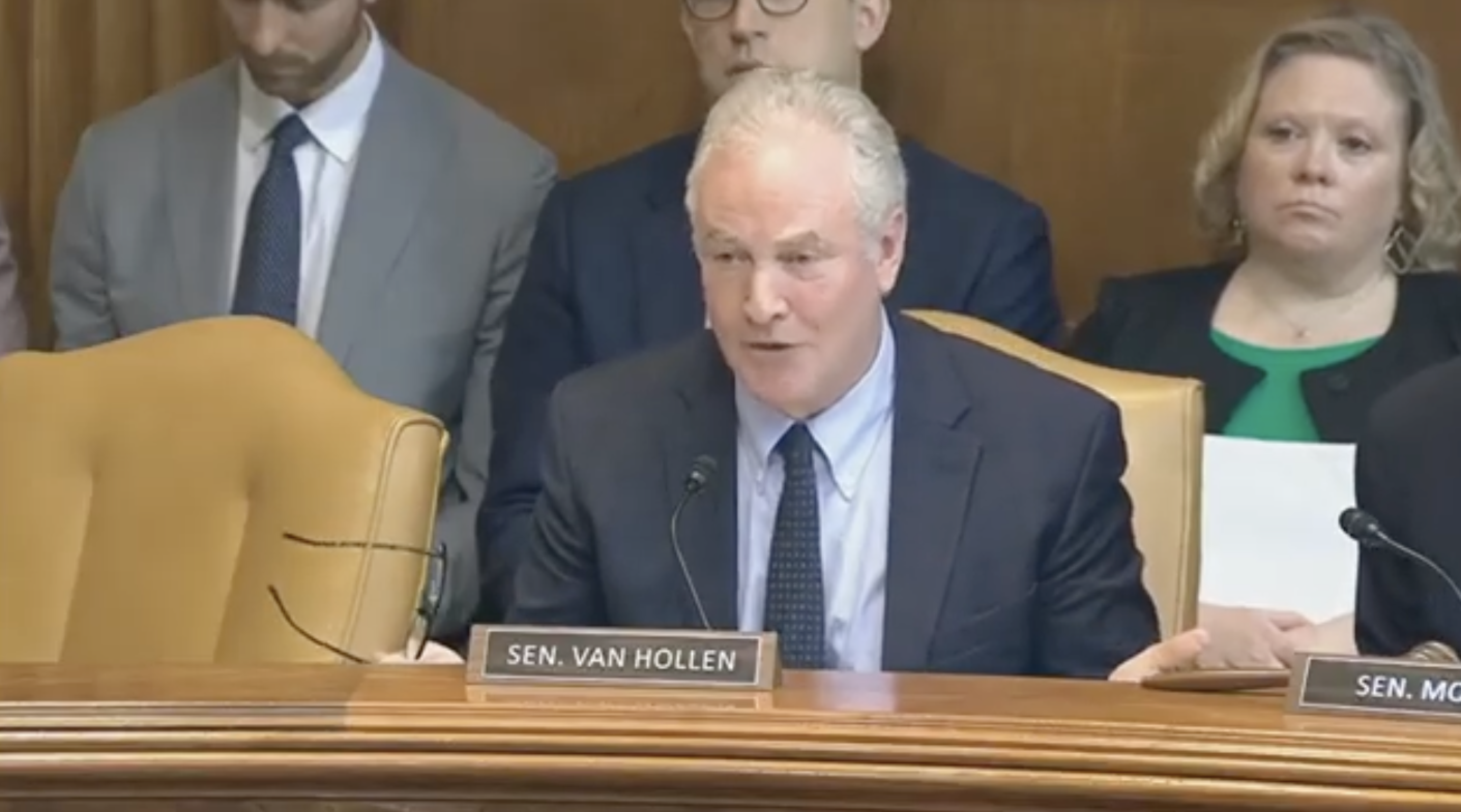 'Pretty Straightforward Simple Questions': Chris Van Hollen Skewers Howard Lutnick For Refusing ...