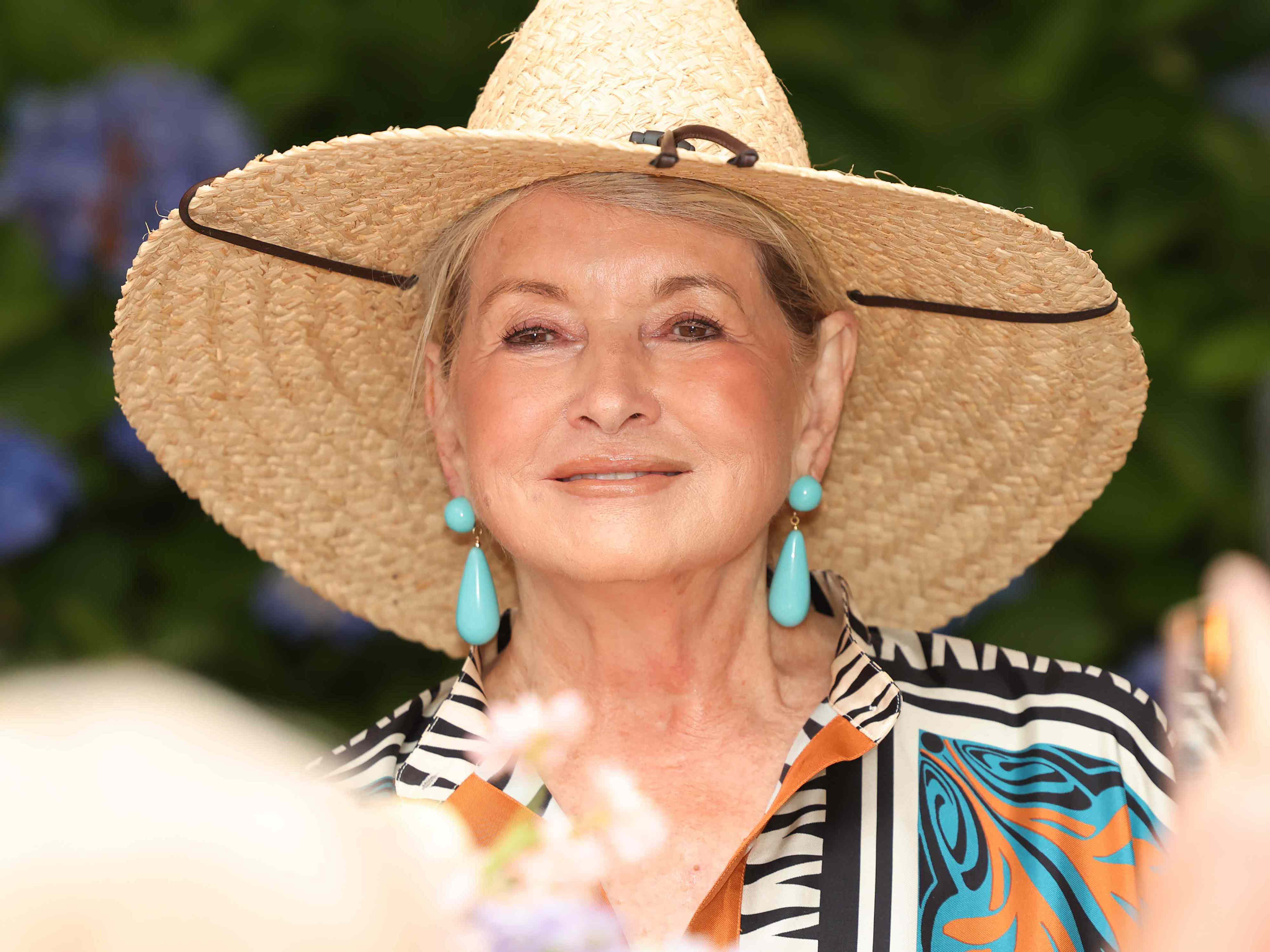 Martha Stewart's Makeup Artist Told Me She Uses This Face Oil to Keep ...