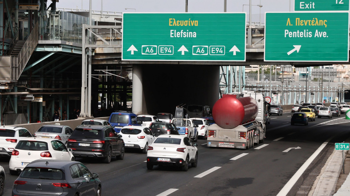 Συνελήφθη οδηγός φορτηγού χωρίς δίπλωμα στην Αττική Οδό
