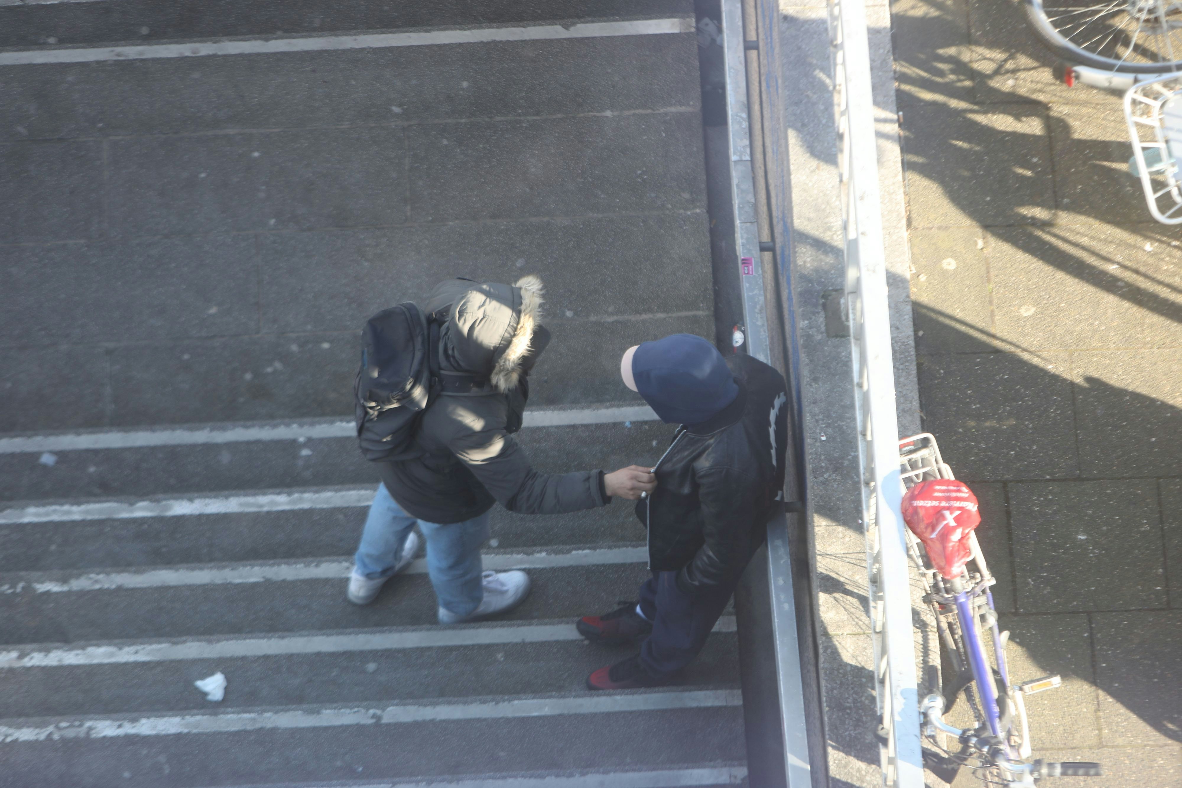 Einsatz in Köln: Dealer erschreckend jung – gefährliche Waffe am Bein