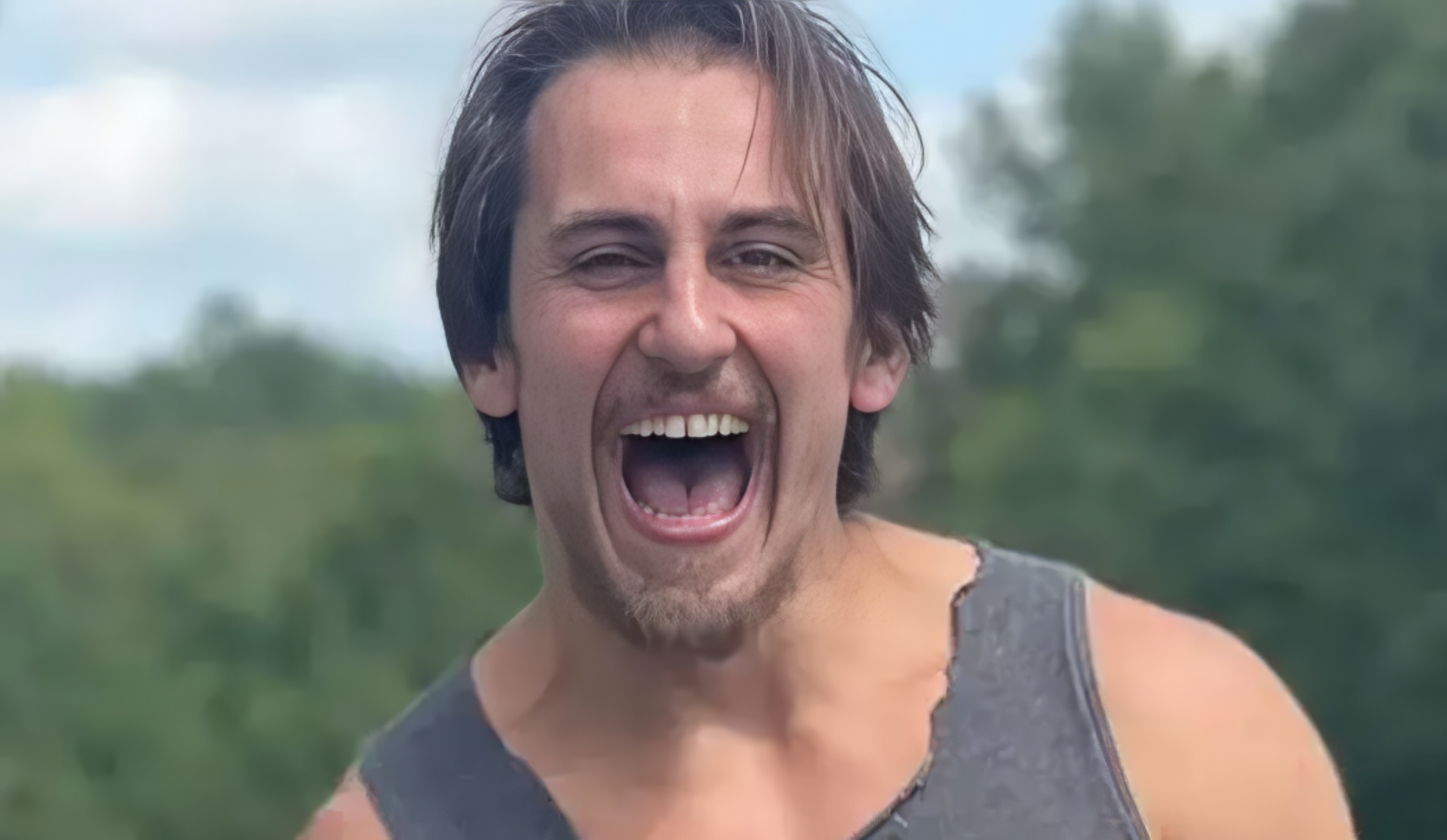 Acteur de 35 ans abattu en pleine journée en tentant d’aider une inconnue