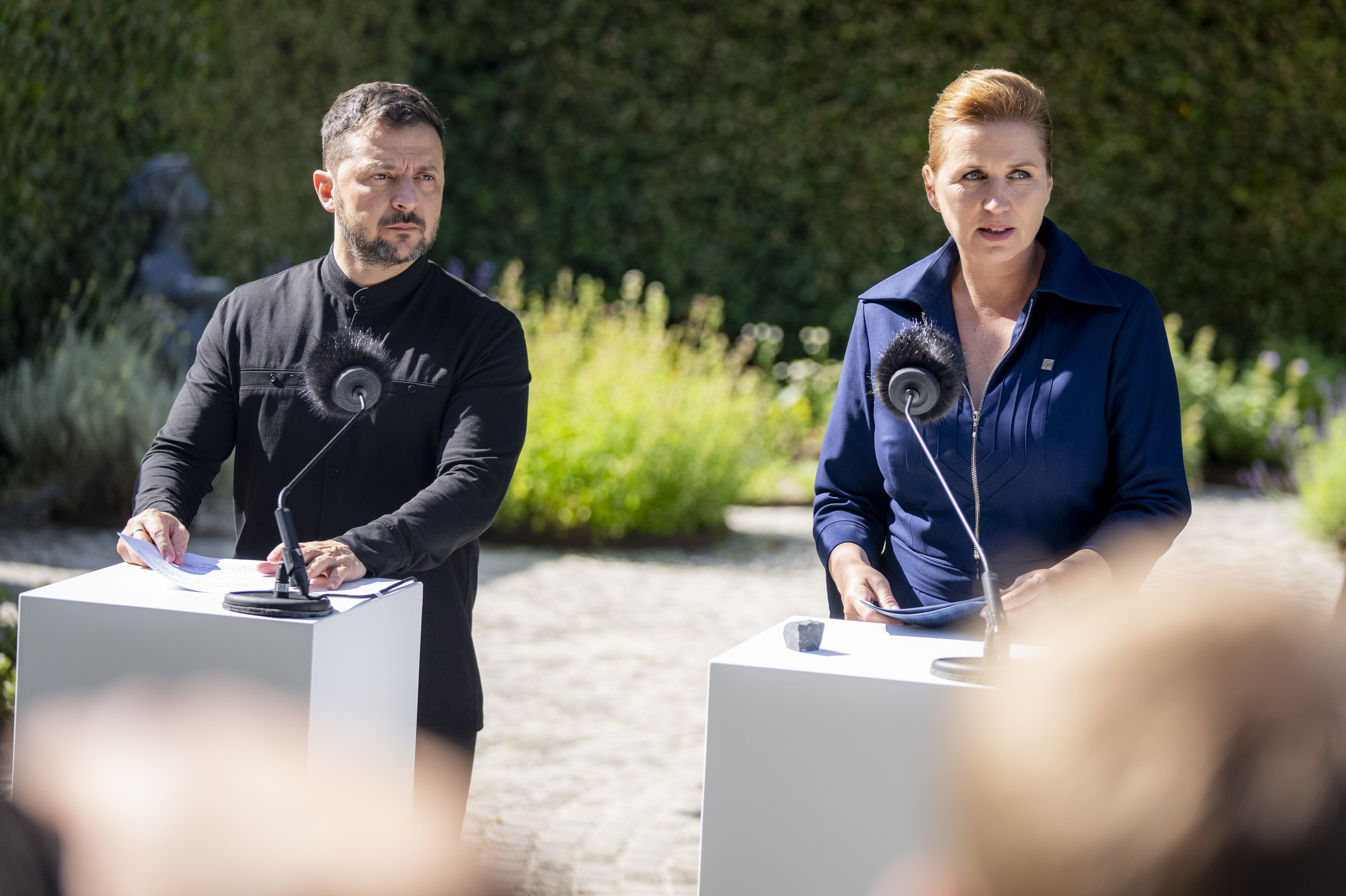 Zelenskyj har talt med Mette F.: Vi ser ingen ændringer hos Rusland