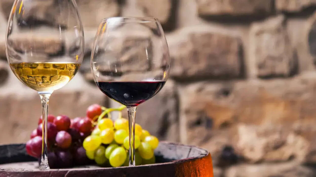 Red wine vs white wine: Which one is better and healthier (key ...