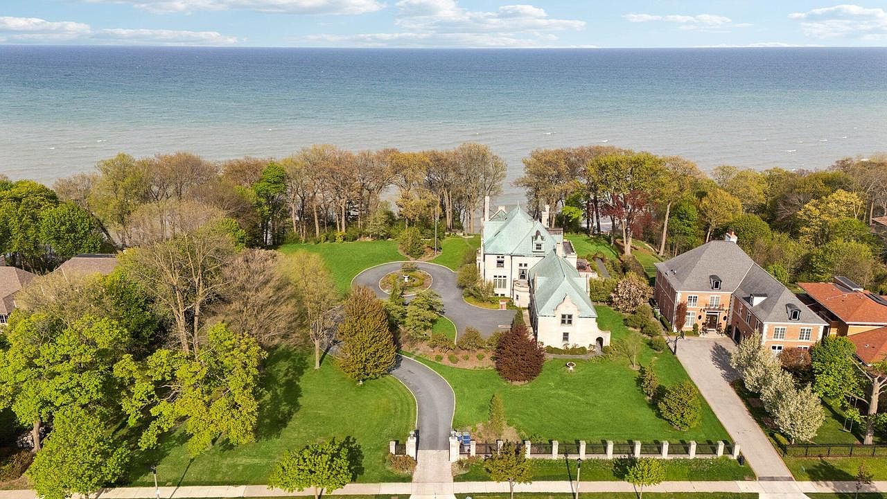 Own the Samuel Field Mansion in Milwaukee for $4.9M, a Lovingly ...