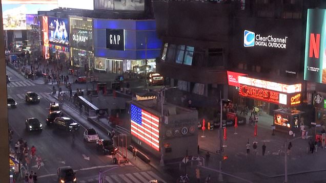 Moment gunshots ring out in Times Square during NYC shooting