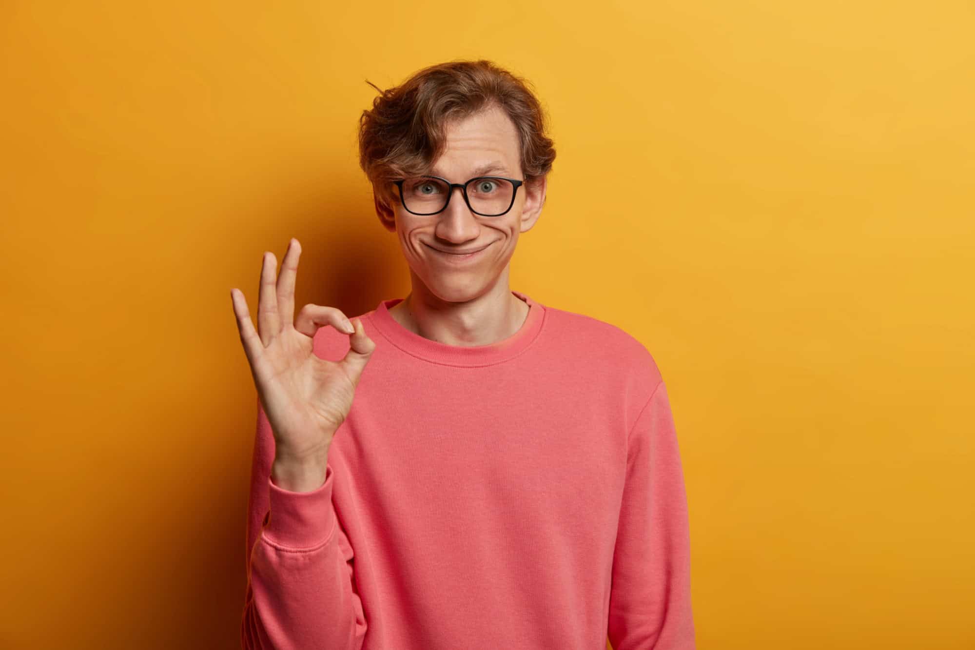 10 signs someone is faking happiness