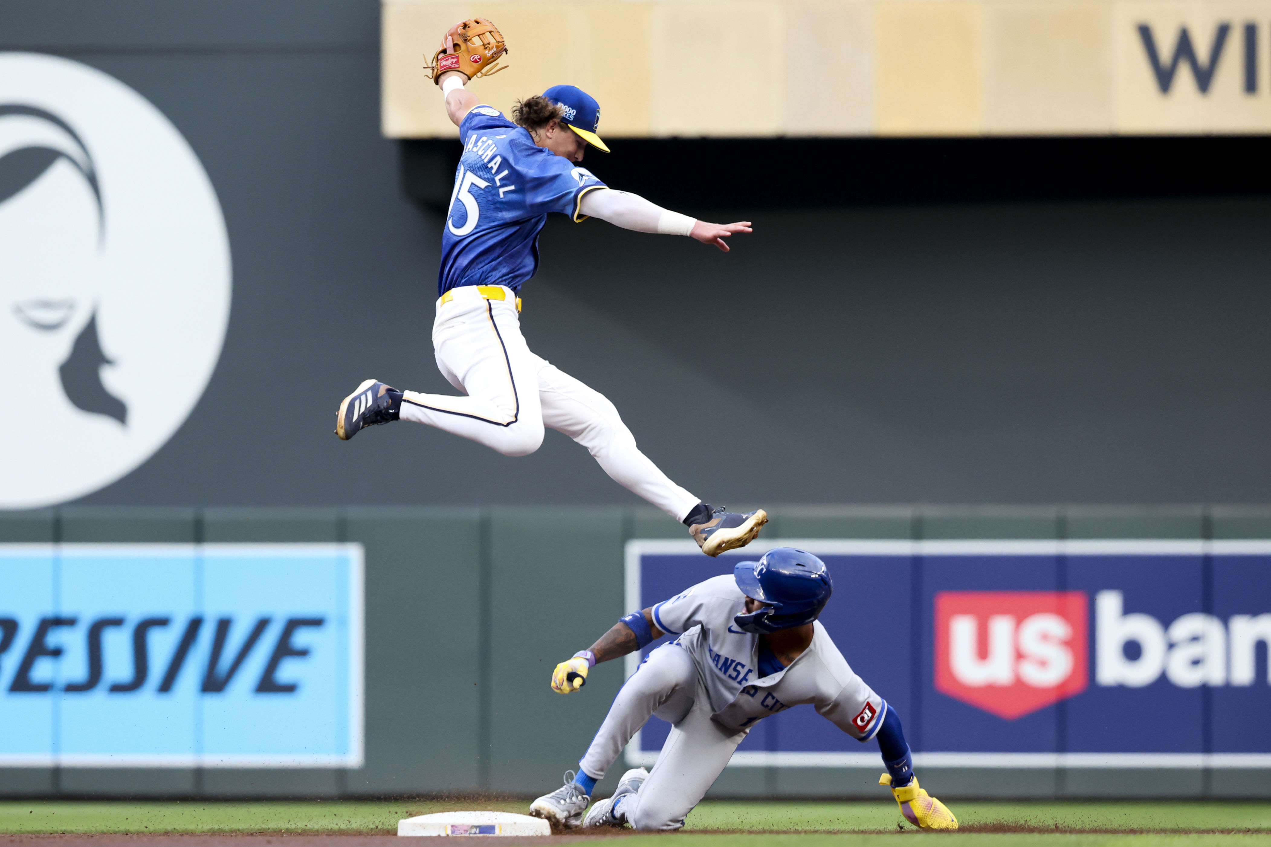 Twins 9, Royals 4: Every epic journey begins with the first Hello Kitty ...