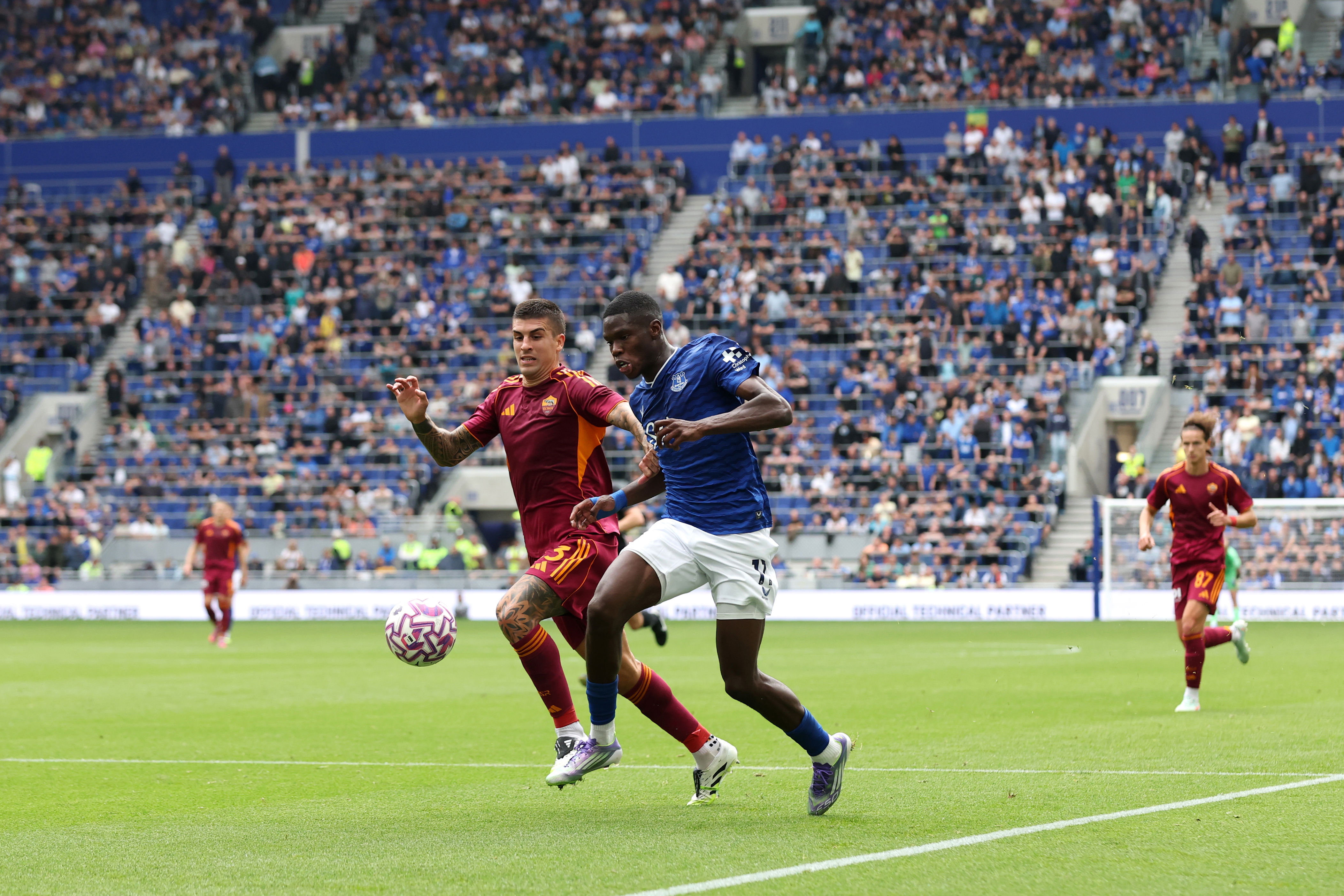 Everton could land 41-cap colossus and Man Utd and Spurs target with 90 ...