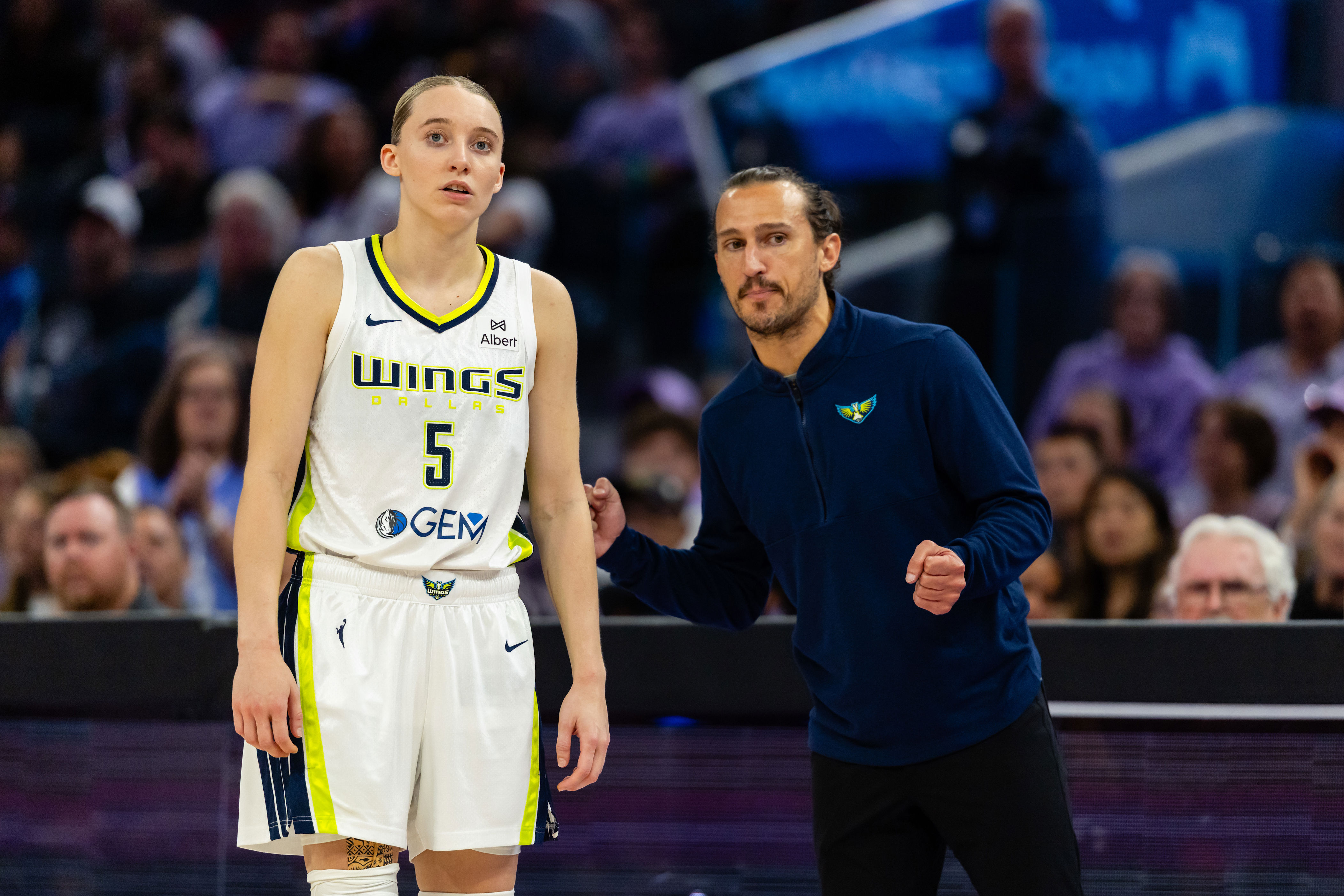 WNBA player steps in as fans campaign against head coach