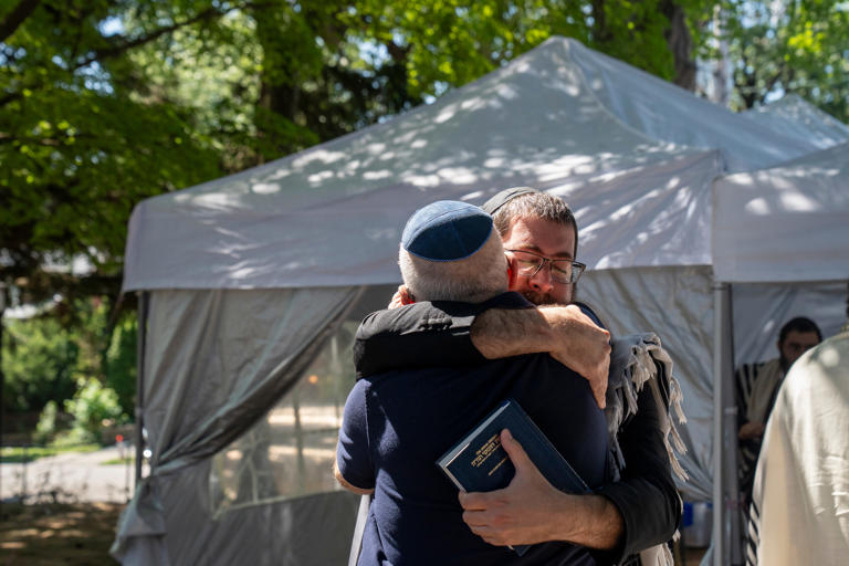 As machines remove charred synagogue rubble, Rutherford congregants ...