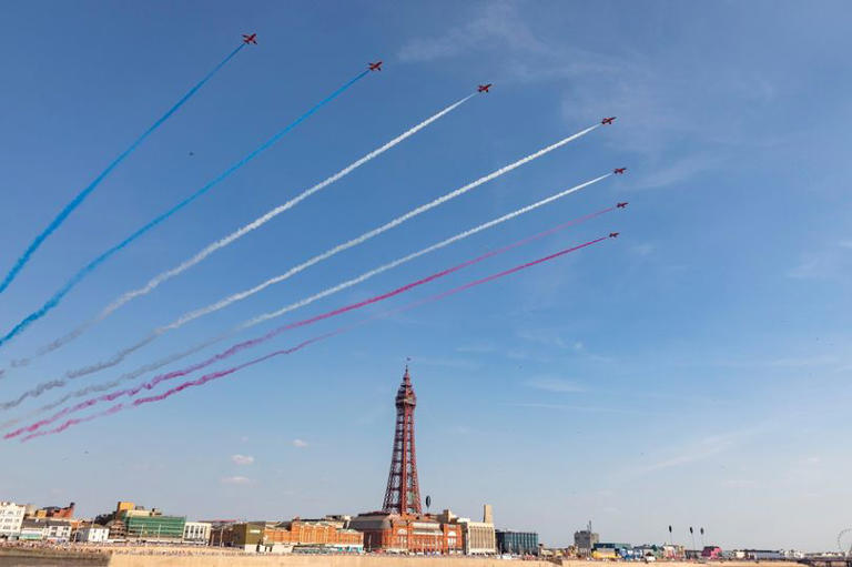 What time the Red Arrows are at Blackpool Airshow 2025 on Sunday