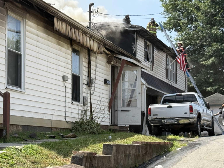 Heavy smoke fills air after homes catch fire in Washington County