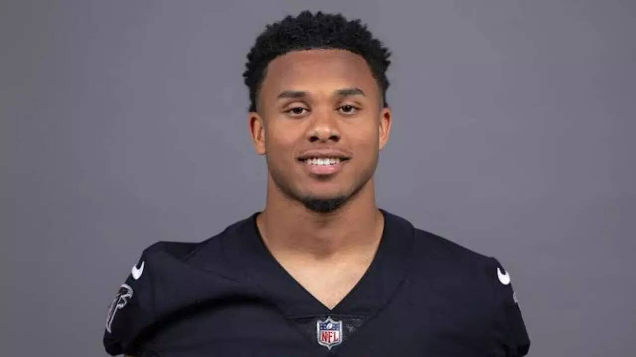 Rondale Moore carted off with new leg injury in Vikings preseason game ...