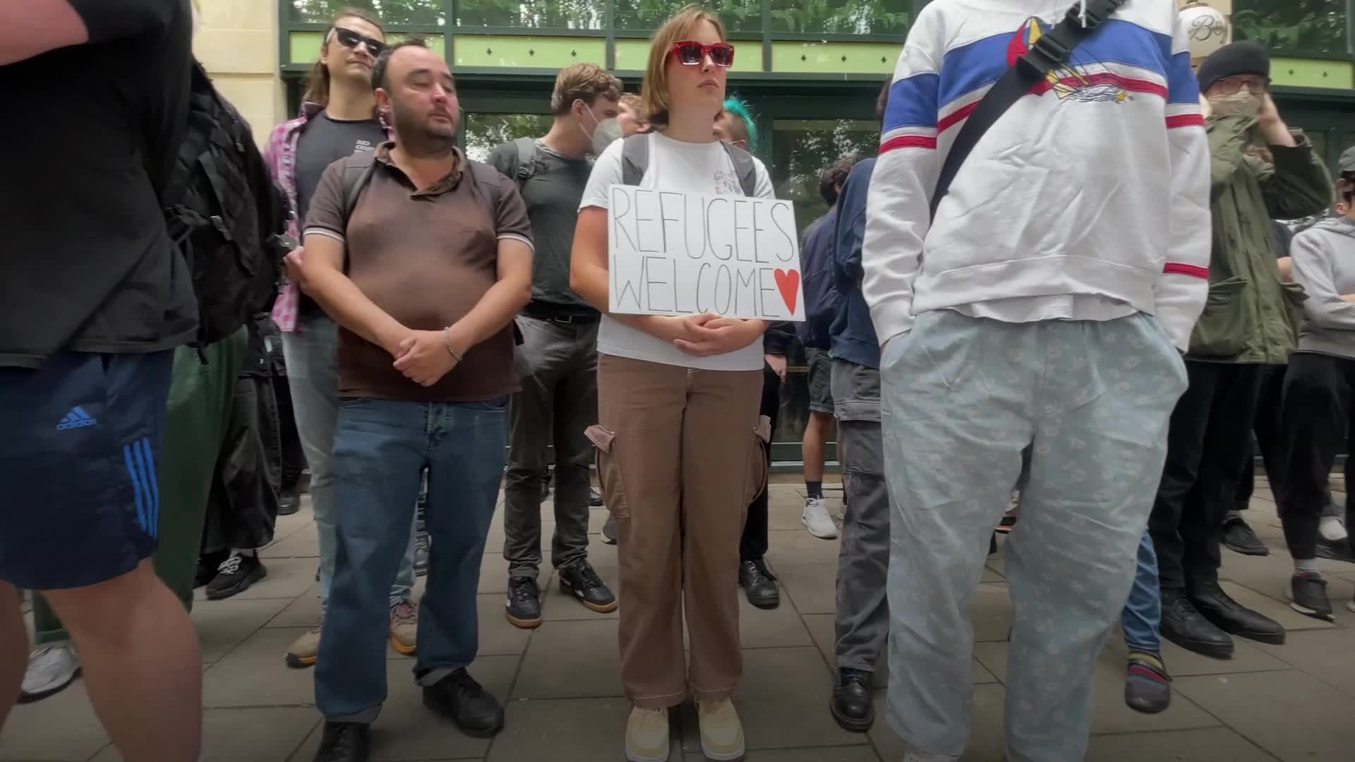 Anti-racism protesters gather in Bristol as police brace for protests ...