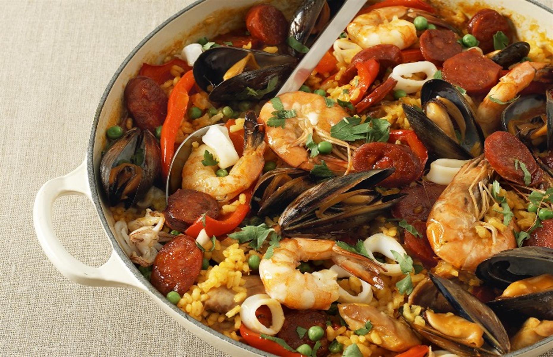 32 easy dinner party recipes that serve six or more