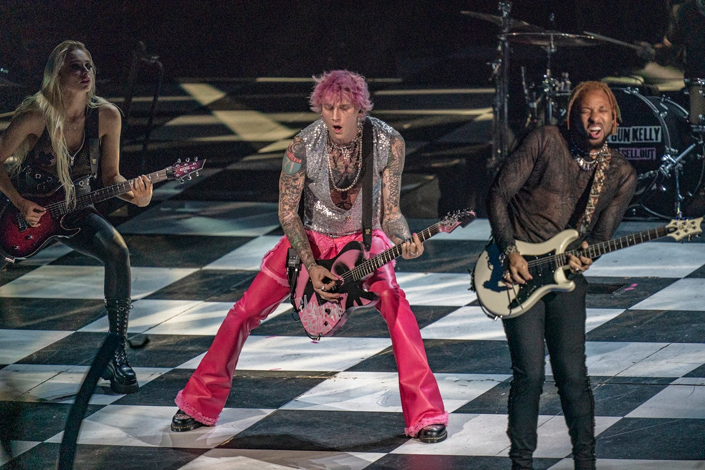 Rock star mgk to perform free pop-up concert Thursday in Minneapolis