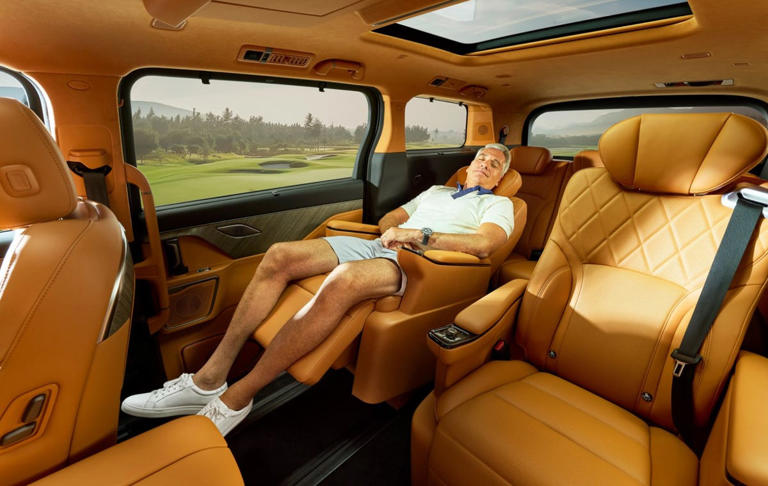 Las pantallas saltan al exterior de los coches: el Faraday Future FX ...