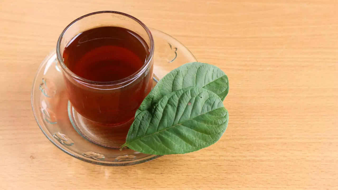Guava leaf tea for sharp eyes: How to make it at home