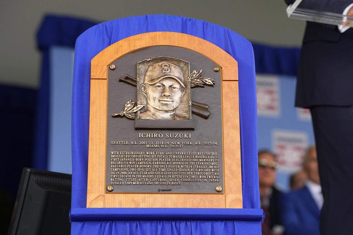 Mariners retire Ichiro's No. 51, announce statue: ‘The highest honor'