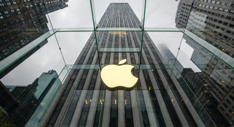 Davis Selected Advisers Increases Stake in Apple Inc