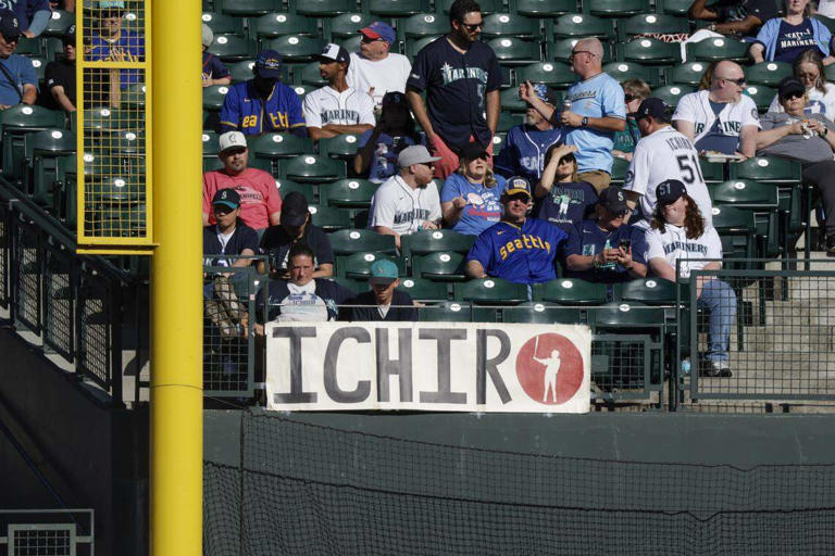 Mariners retire Ichiro's No. 51, announce statue: ‘The highest honor'