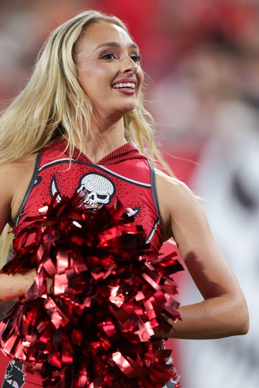 NFL Cheerleaders are back for the preseason: See photos