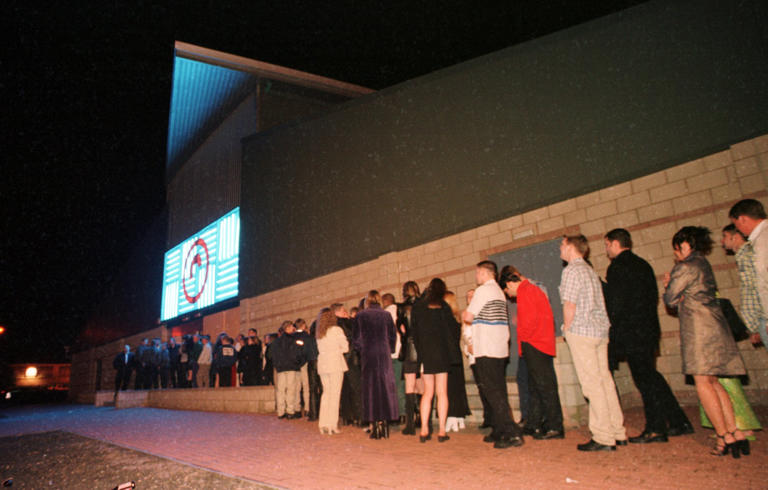 9 things you'll only remember if you went to nightclubs in the 80s and ...