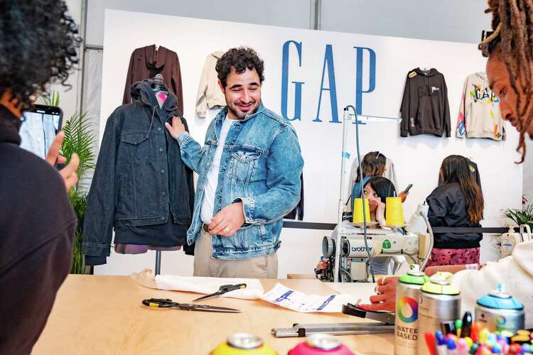 Outside Lands attendees are splurging $90 for Gap's ‘Hoodie House ...