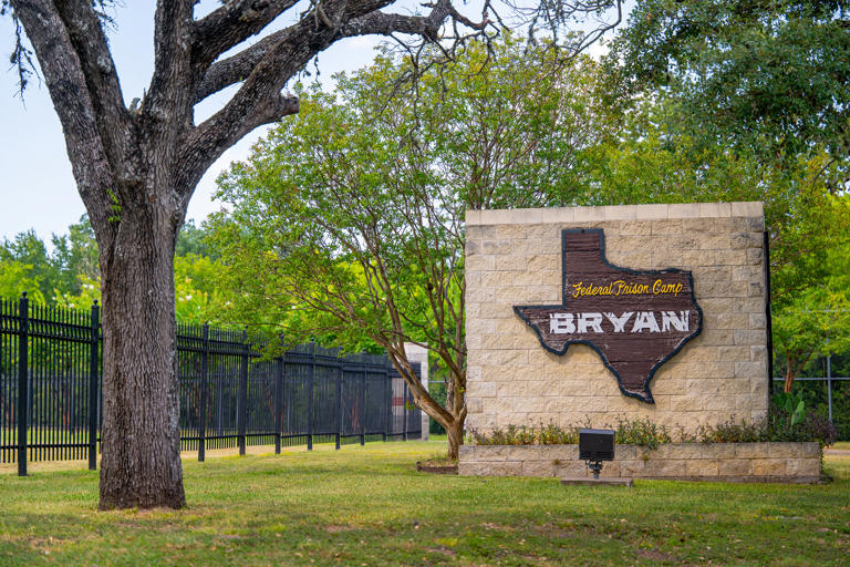 Gang shooting near prison facility where Ghislaine Maxwell is being held