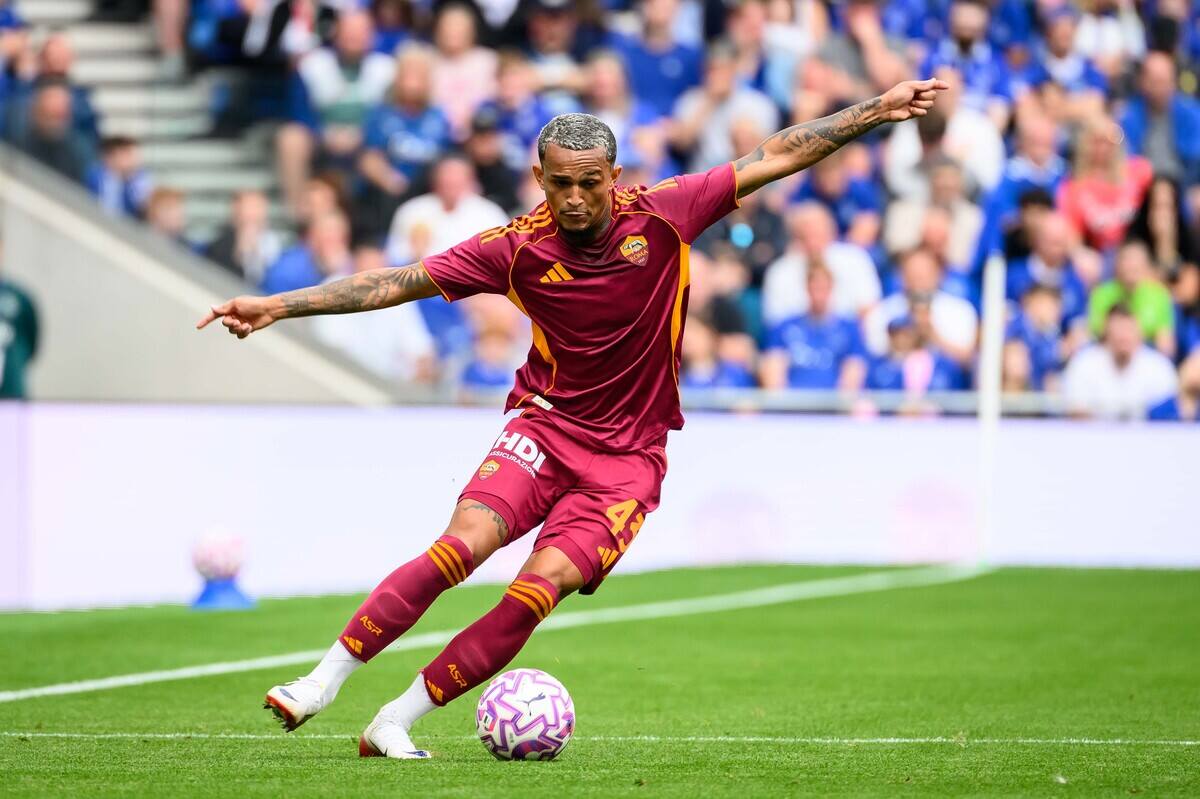 Jornal italiano não poupa Wesley, ex-Fla, em amistoso da Roma: ‘Cometeu ...