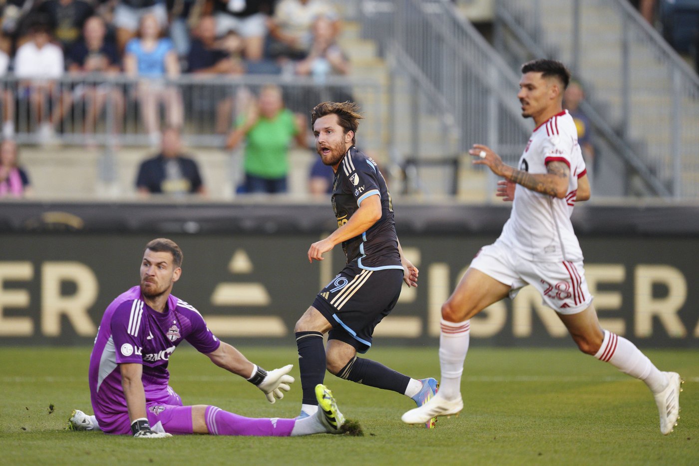 Deandre Kerr scores in injury time as Toronto FC plays Philadelphia ...