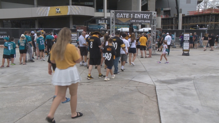Jaguars fans get first look inside EverBank Stadium since construction ...