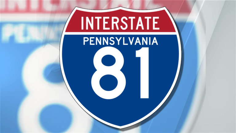 Crash backs up traffic on Interstate 81 in Dauphin County