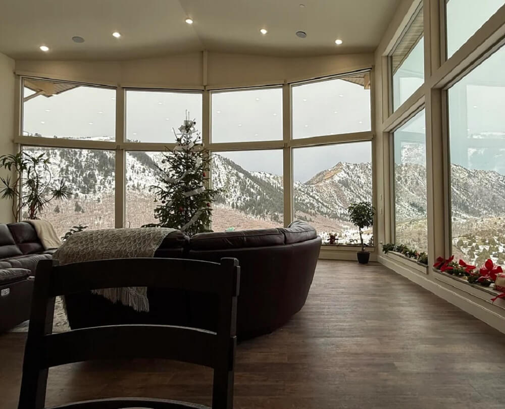 Photos of recently built mansion with strange design spark backlash ...