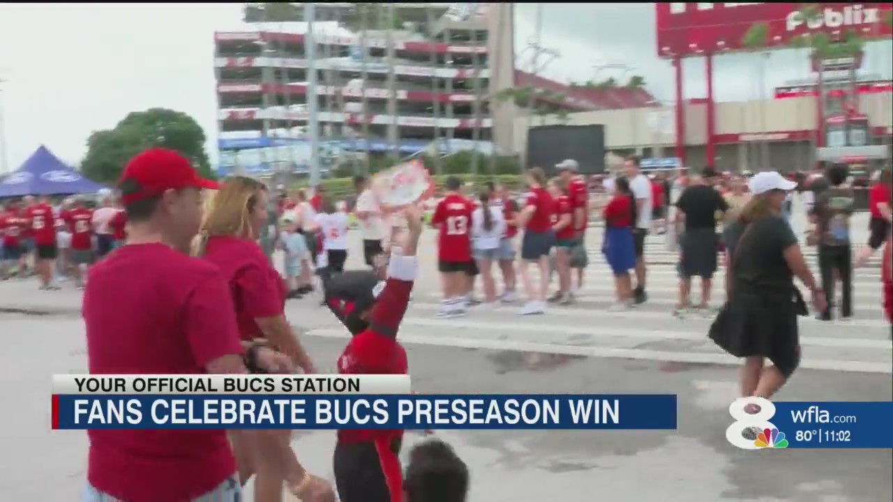 Fans celebrate Bucs preseason win