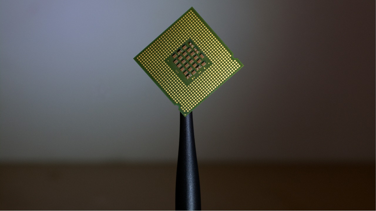 Musk: Tesla could build a huge chip fab with Intel