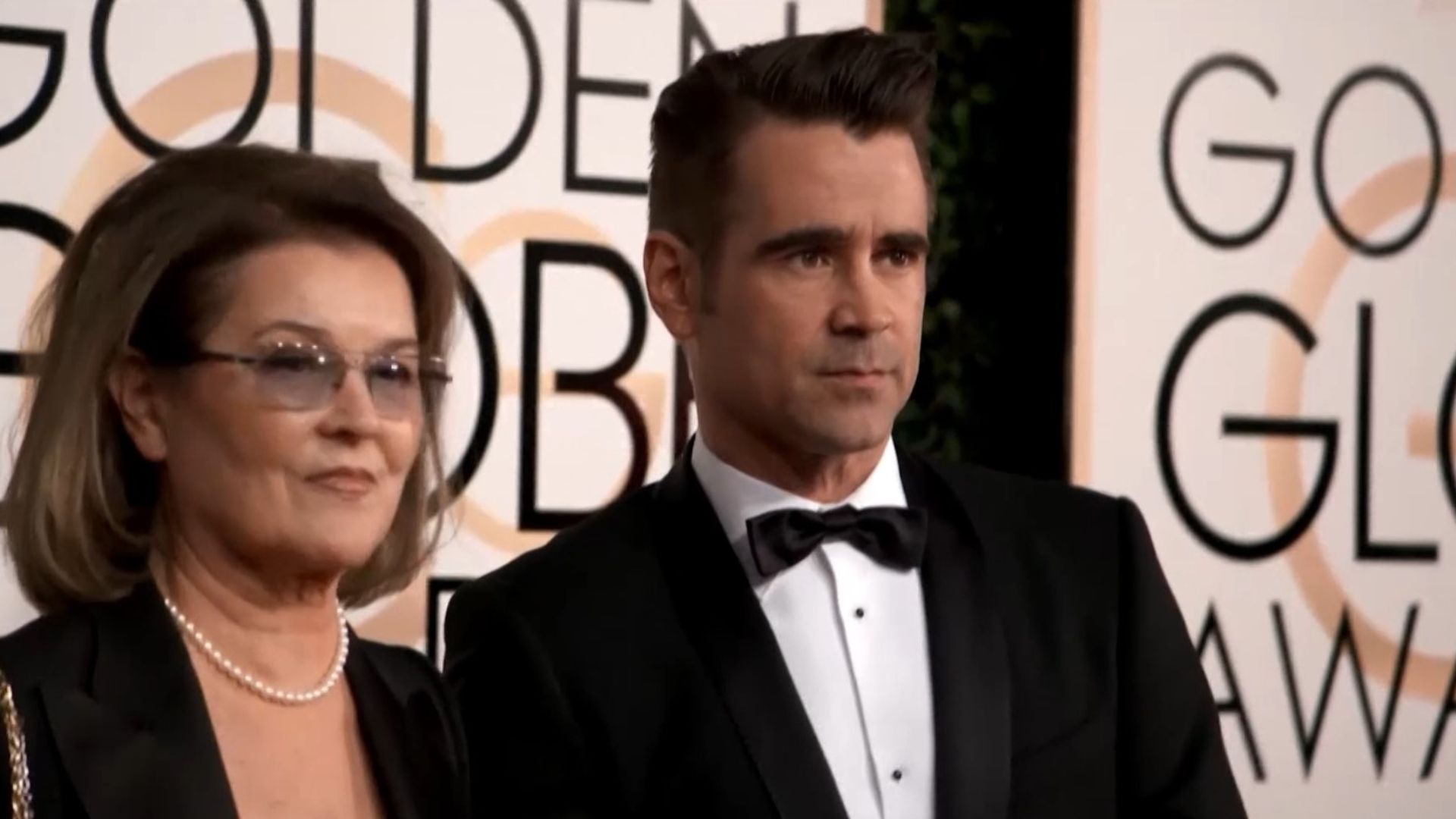 Colin Farrell glänzt im Smoking auf dem roten Teppich