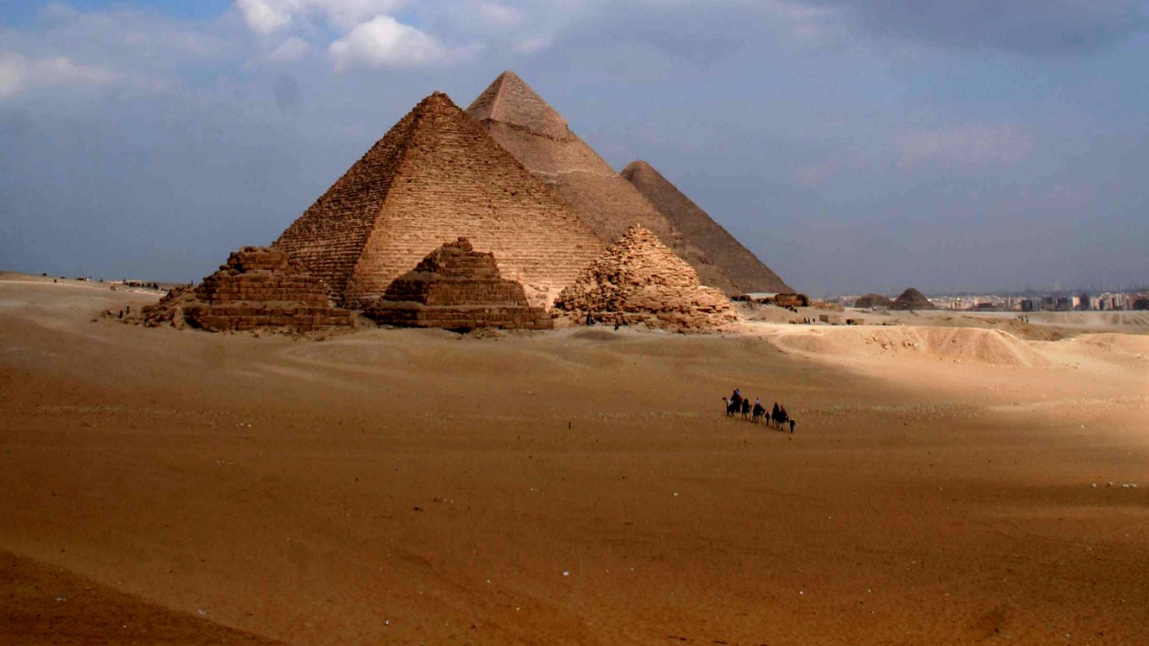 Archaeologists found an ‘anomaly’ near the pyramids that may reveal an ...