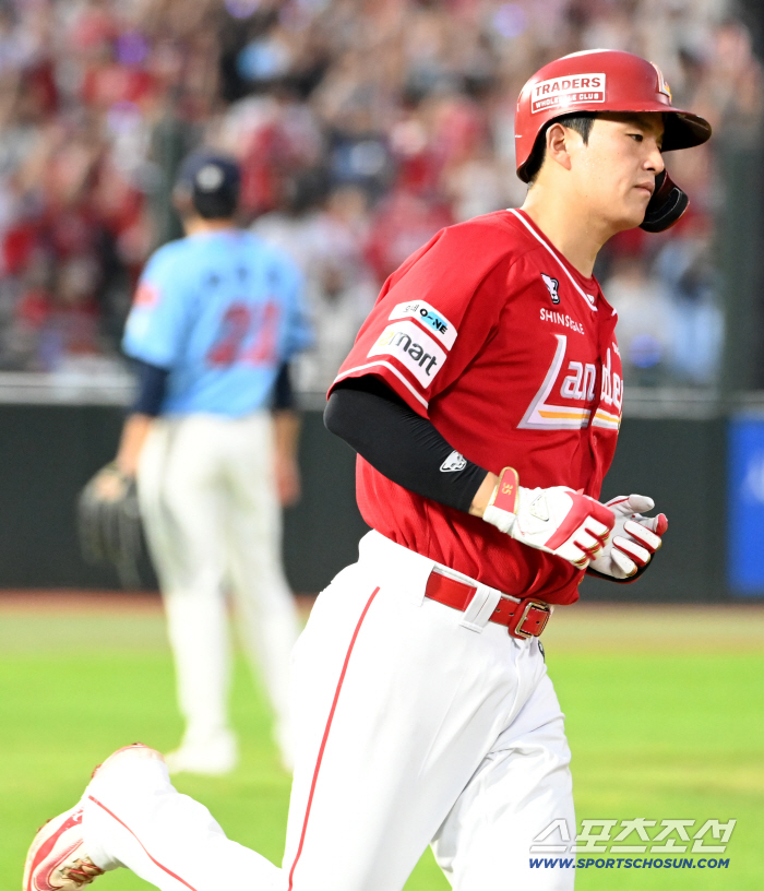 롯데 3연패 충격! 2G 연속 타선 침묵 → 무너진 박세웅…SSG, 홈런 3방 몰아치며 10대1 완승 [부산리뷰]