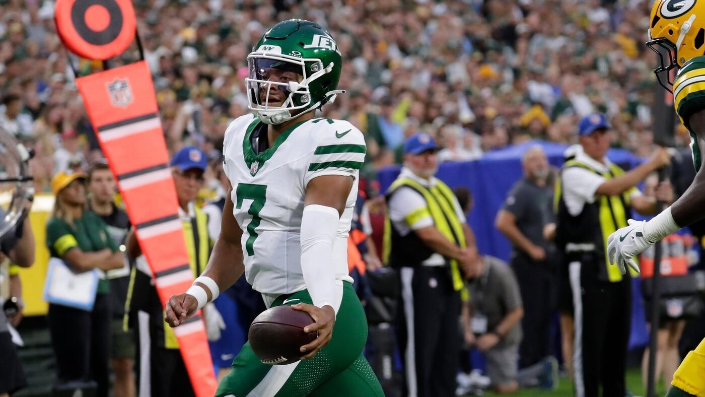 Justin Fields runs for touchdown, makes statement in unofficial Jets ...