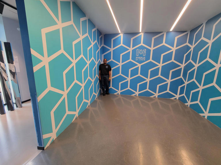 Roaming St. Louis: What you see (might not be) at Museum of Illusions