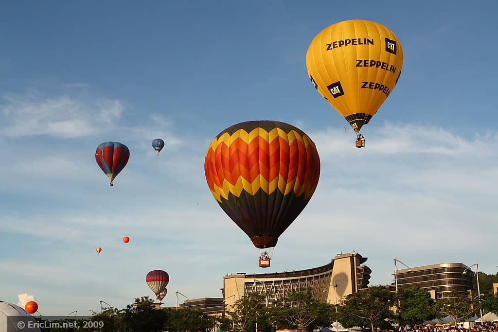 The Road to Flight: Ancient and Early Flying Machines